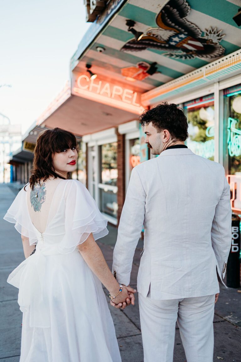 Fun Vegas Elvis Vow Renewal - Shoshoni + Aaron - ofcolourandhue.com