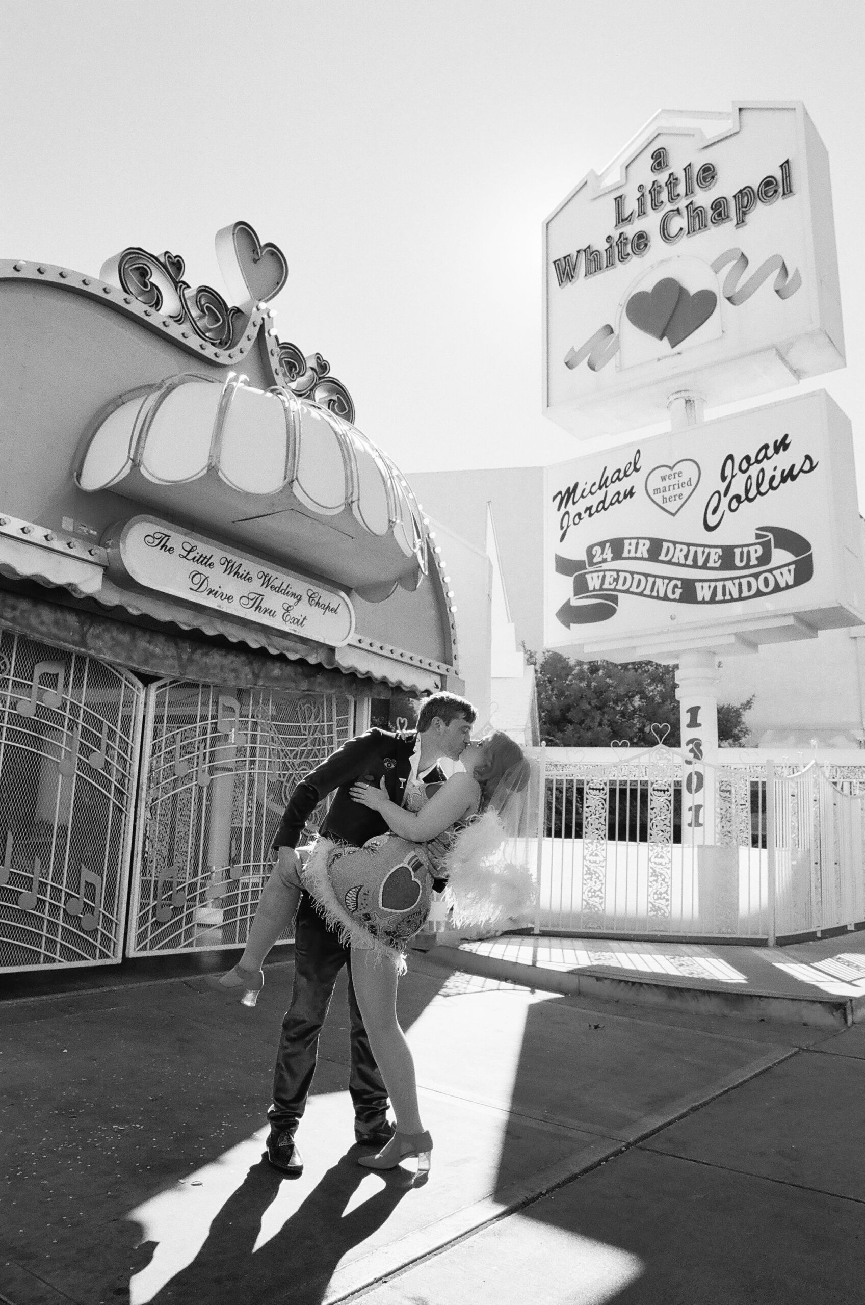 Vibrant Elopement Day in Las Vegas – Jemima + Josh - ofcolourandhue.com